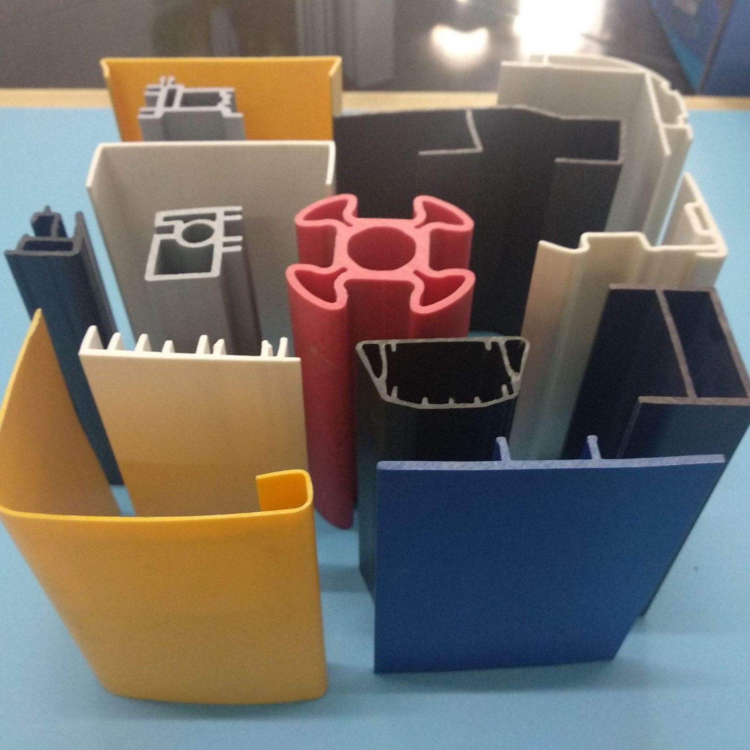 What Is A Plastic Extrusion Profile? - Dalilai Plastics